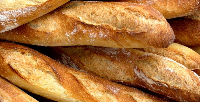 La baguette de pain française, emblème dans le monde de la vie ...